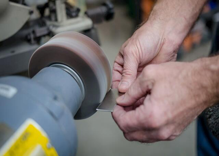 Method of deburring - holyprecision